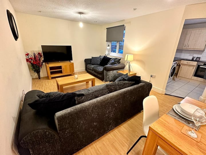 17fc Apartment*2 Bedroom*sleeps 4*long Stay Disc - 스윈던