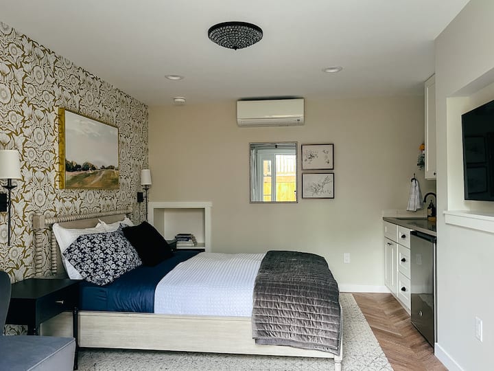 North Admiral Jewel Box - Seattle