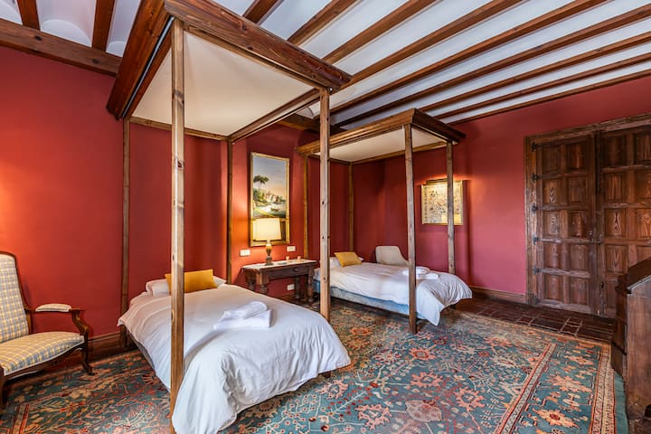 Queens 1 Hab Doble Con Dosel - Toledo