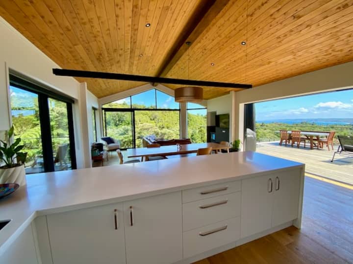 Nestled In Nature, Treetop Home With Spa Pool - Raglan