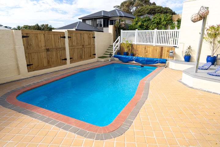 Quinns Beach Mansion Apartment 2 - Mindarie