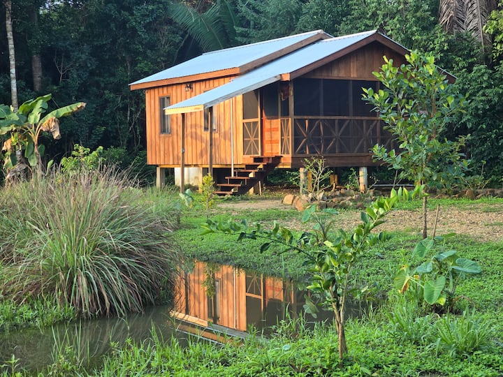Hibiscus Cabin–jungle Retreat In Hopkins With A/c - Belize