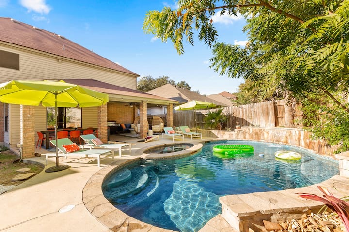 Cozy Cactus - Sleeps 12 W/ Pool - Helotes, TX