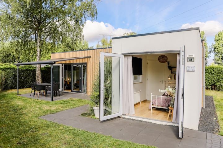 Zeeland Pearl With A Lovely Garden & Dogs Welcome - Goes