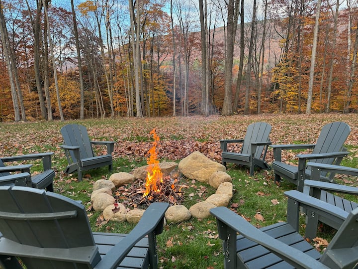 Boulder Run Cabin/mountain Views/sauna/hot Tub/ev - Vermont
