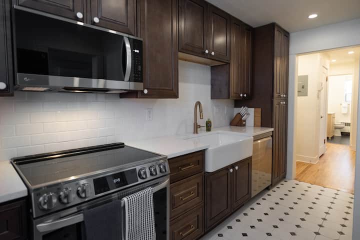 Charming Vintage Getaway | Near Ski Resorts - Salt Lake City, UT