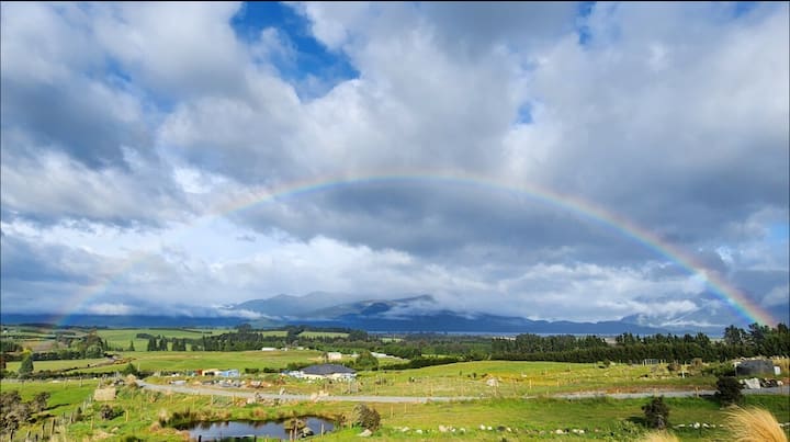 Sunset Rest Farmstead - Lake & Mountain View - Te Anau