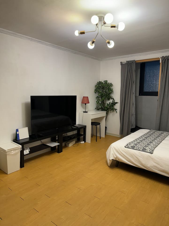 [Newly Listed] Cozy Room With Queen Bed_jamsil(3) - 천안시