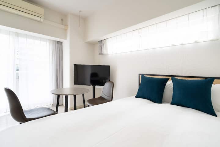 5 Minutes To The Nearest Station/f01 - Roppongi