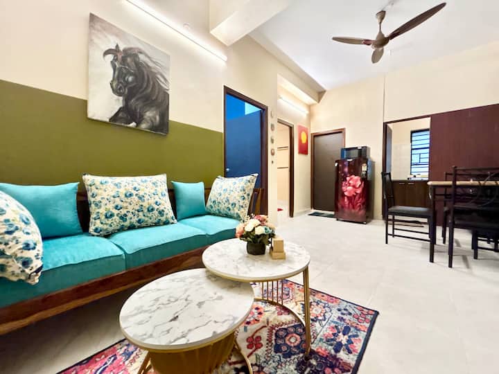 Compact & Cozy 2bhk Apt Near Ruby Hospital - Kolkata