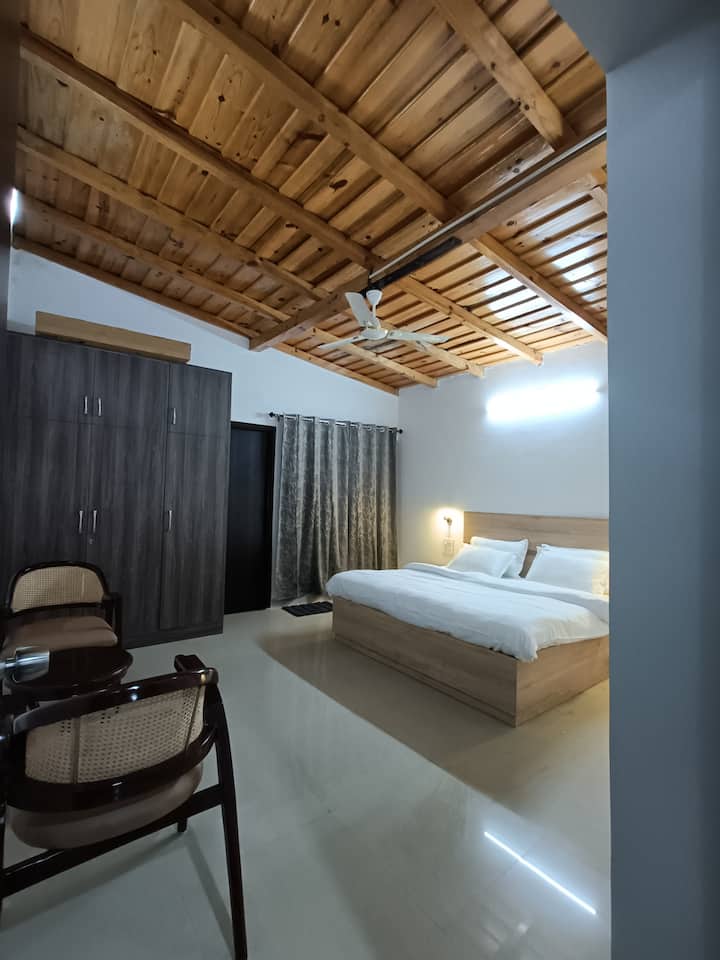 Majestic Hill View In Mountains Sunnylake Bhimtal - Bhimtal