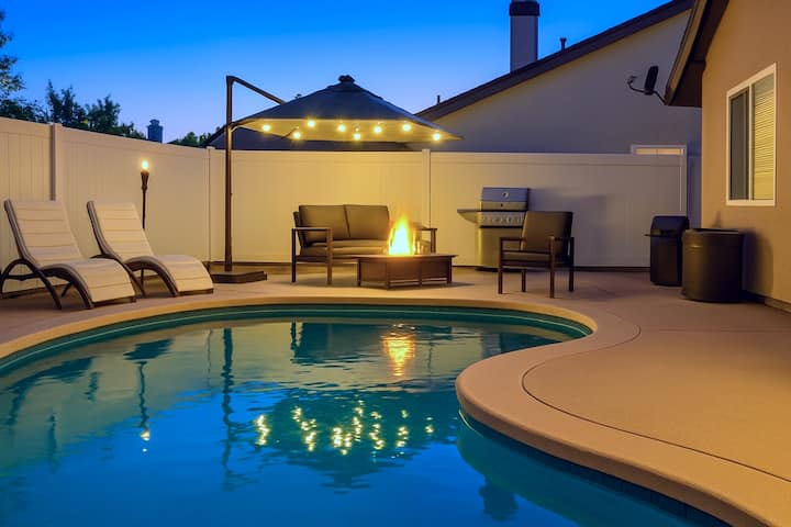 Hemet Haven |Jacuzzi|pool|backyard|games & Arcades - Hemet, CA
