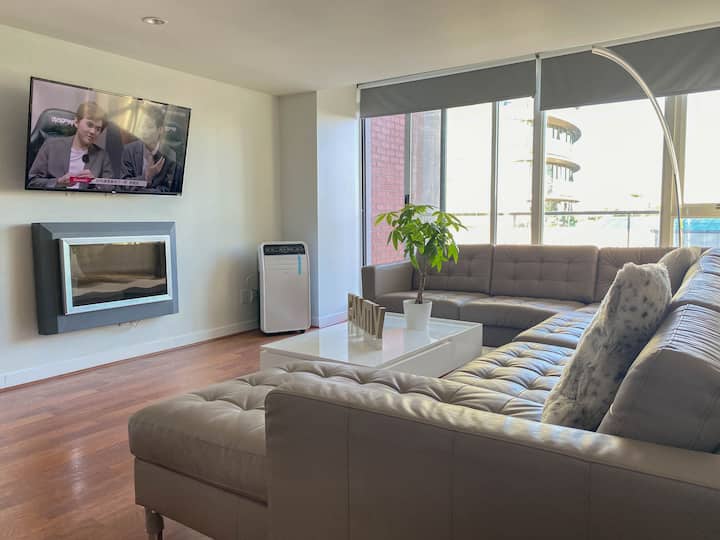 Downtown - 4 Bedrooms W/ Free Parking - Vancouver