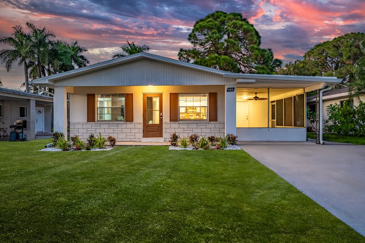 Seaside Stay ~2miles To Beaches|arcade| Mural |Bbq - Naples Park, FL