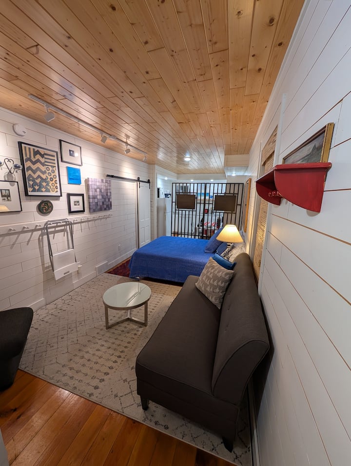 Norsk Gjestehus Flat: A Short Walk To Downtown - Decorah, IA