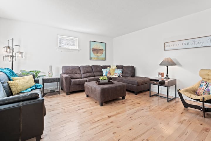 Cozy 2br Near Broadway | Fireplace & Bbq - 