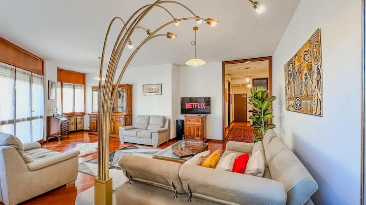 Luxe & Détente | 3 Ch, Jacuzzi, Parking - Turin