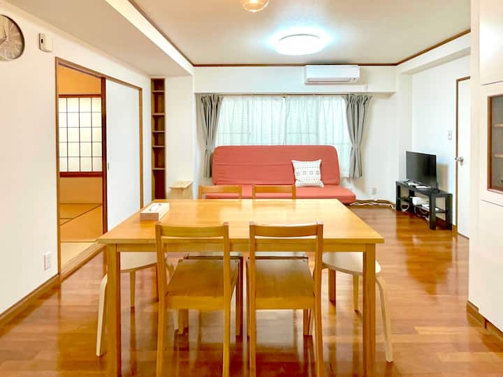 広くてシンプルな2ベッドルームのアパート|jr山手線までバスで14分|スーパーマーケットすぐ目の前 - 도다시