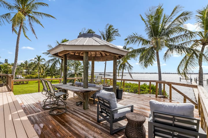 Dockside Luxury Waterfront Home - Jensen Beach, FL