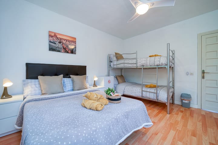 P1) Habitación Familiar 2 A 4 Per. Baño Compartido - Boadilla del Monte