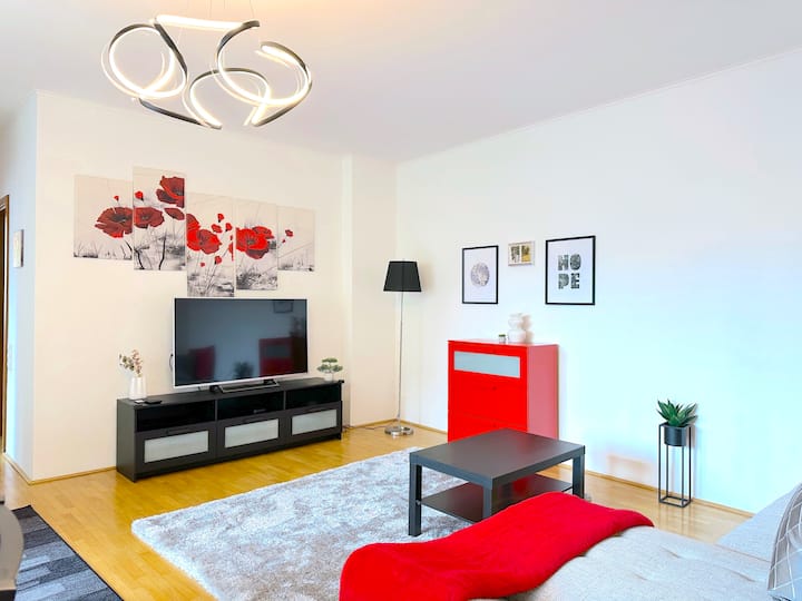 Spacious 3-bedroom With Balcony & Free Parking - Budapest