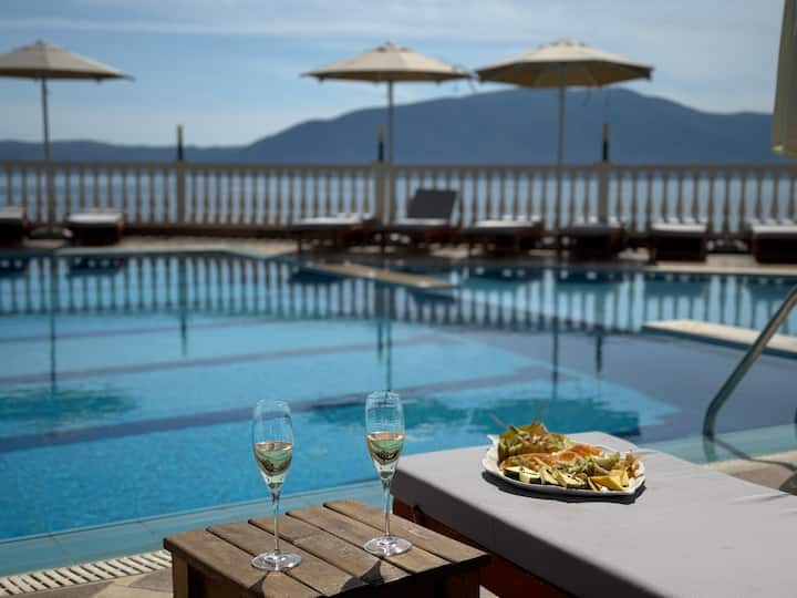 Amazing Two Bedroom Apartment With Pool & Sea View - Albanie