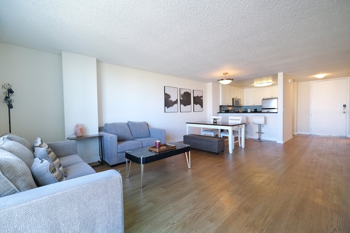 1 Bedroom In Marina With Pool & Gym & Free Parking - Venice Beach, CA