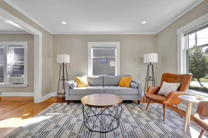 Cozy 3 Bd/1.5 Ba Home Near Downtown, Msu & Capitol - Lansing, MI