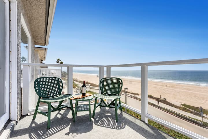Ocean-front |  Outdoor Deck | Prime Strand | Prkng - 맨해튼비치