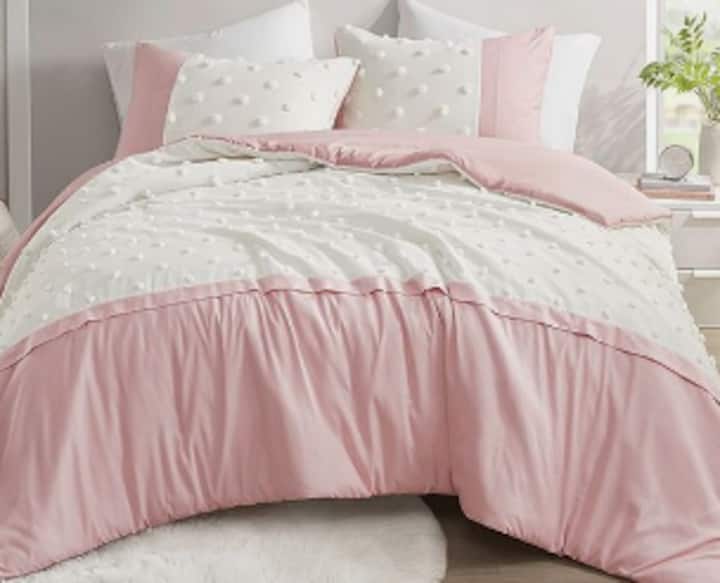 Fun! Delightful 3 Beds, 2 Baths! - Providence