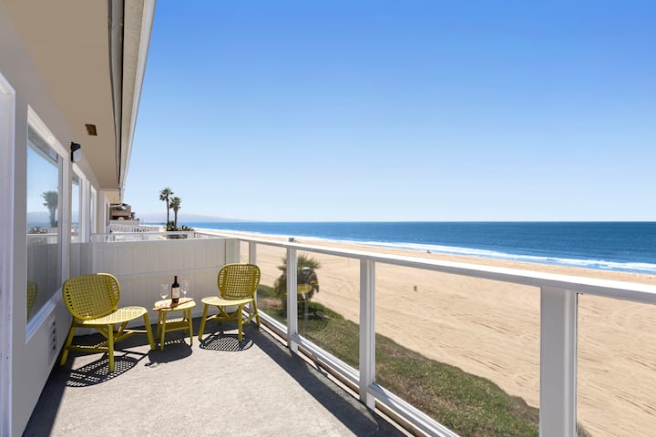 Ocean-front | On Beach/strand | King Bed | Deck - Manhattan Beach, CA