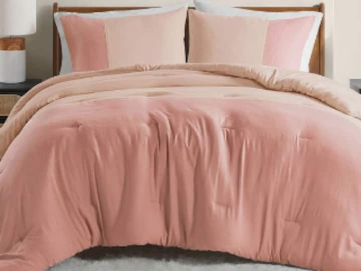 Exceptional 3 Beds And 2 Baths! - Providence, RI