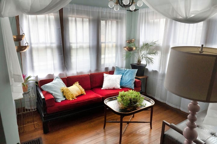 Fun, Eclectic, Centrally Located - Indianapolis, IN