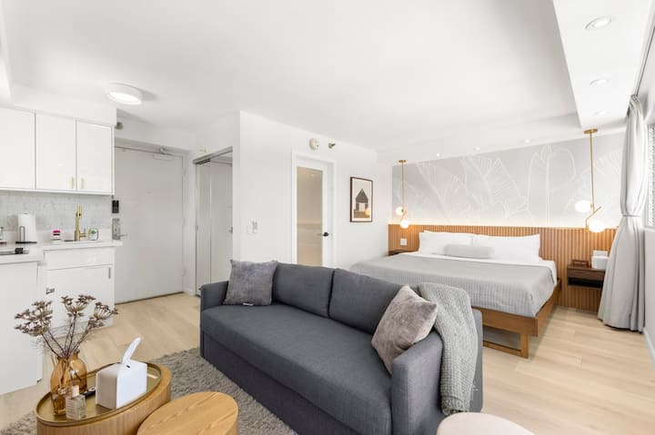 Chic & Cozy-central Waikiki-king Studio-renovated! - Honolulu