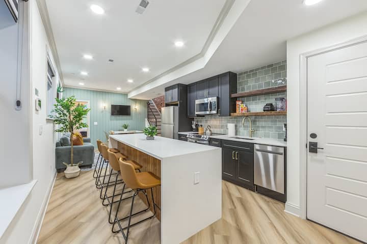 Bi-level 2/2 W/rooftop | Sleeps 12 | 10 Min To Dt - Chestnut Hill, PA