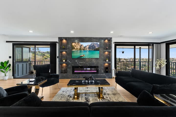 Luxury Hilltop Getaway • Scenic Views - La Mesa, CA