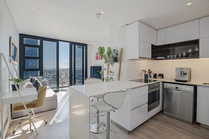 Modern City Apartment With Views - Cape Town