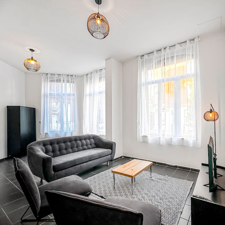 Spacieuse Maison, 4 Chambres, Wi-fi Et Parking - Mouscron