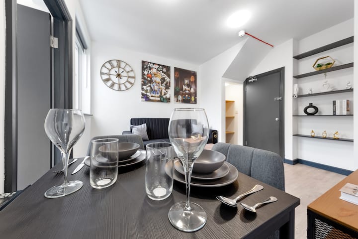 Mini Royale' Suite - Sleeps 3 - Parking - - Edgware