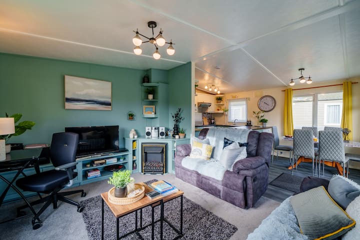 Spacious 3-bed Lodge For The Perfect Summer Break - Carnforth