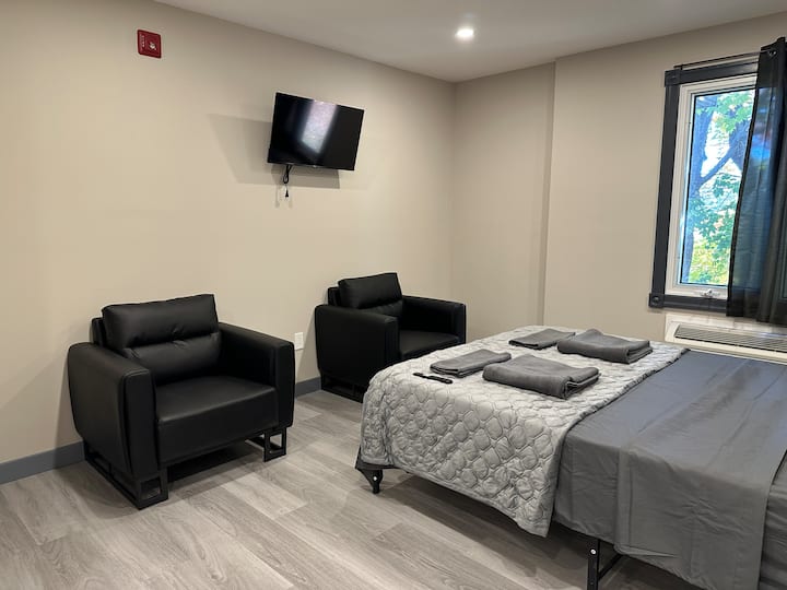 Studio Hotel-apartment #107 In Sutton, On - Georgina