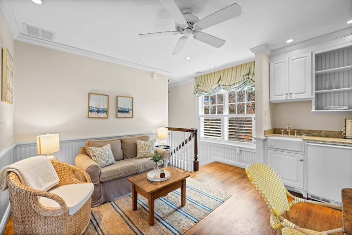 Charming Coastal Loft Overlooking Golf Course - Kennebunk, ME