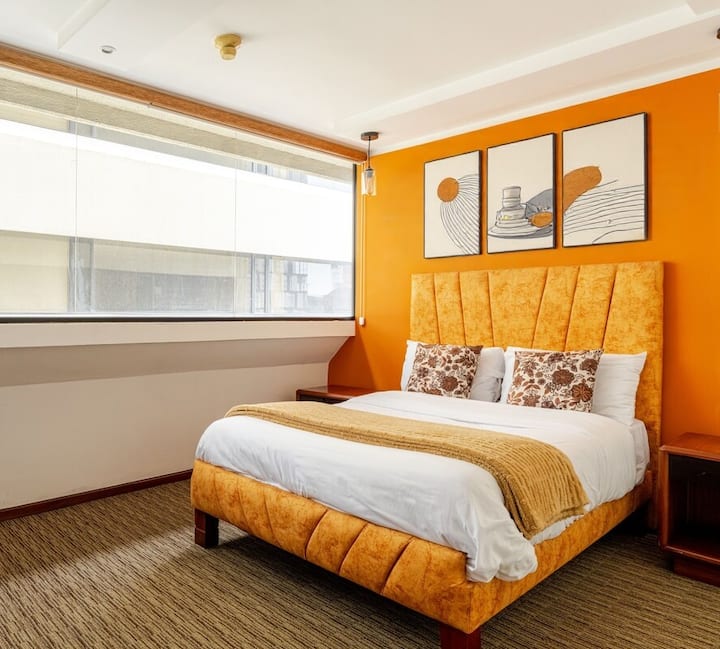 La Carolina | Private Hotel-style Room - Quito