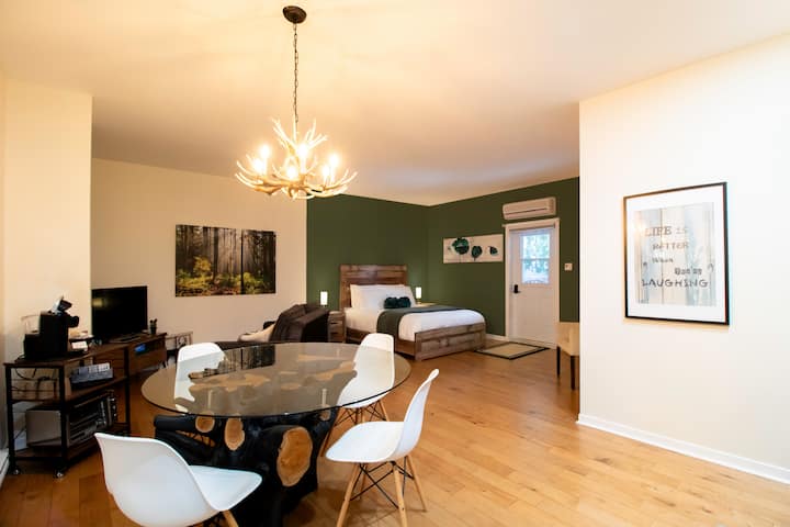 Orford-magog: Loft Tout ÉQuipé, Nature & Spa ! - Orford