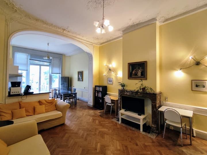 Bright 1br With Terrace Near Montgomery - Auderghem