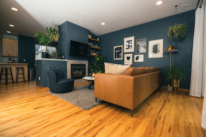 Charming Townhouse With Gym In Peaceful St. Johns - Portland, OR