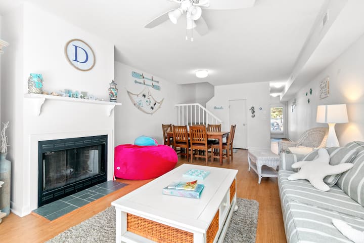 Serene-waterfront-mallard Lakes-pools-tennis-docks - Bethany Beach, DE