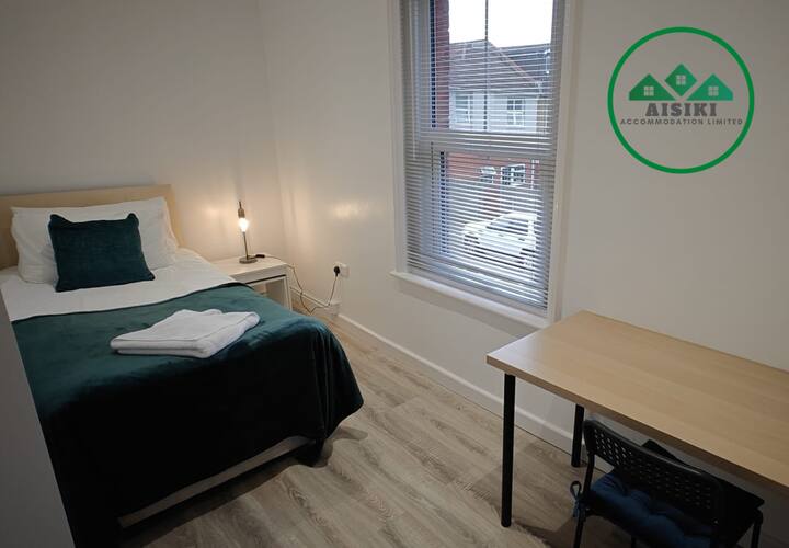 Fantastic 2bed&1bath Flat With Free Wifi & Parking - Watford