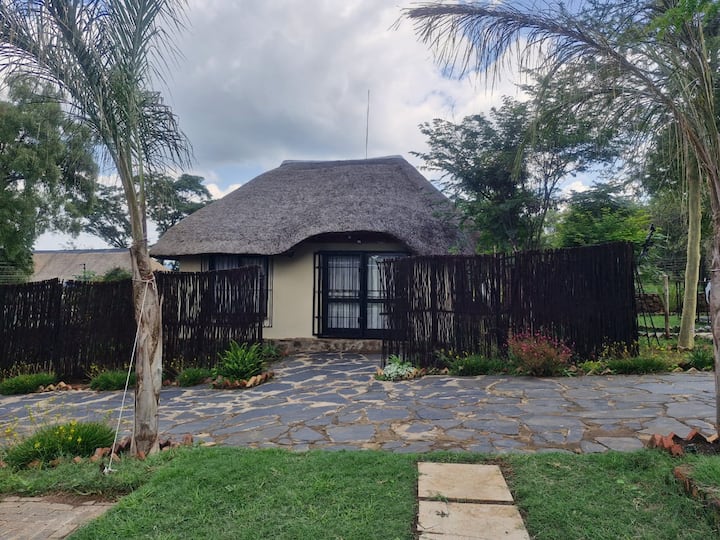 Nature's Green Resort And Spa Ethnic Cottage - Hartbeespoort