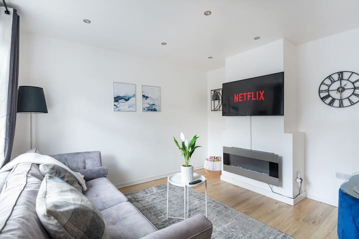 City Home - Next To Station, Shops & Restaurants - Bow - London